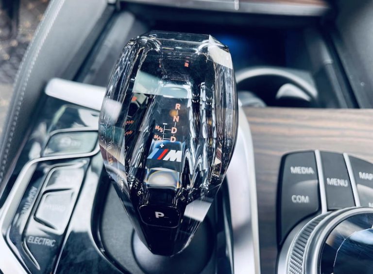 BMW Crystal Shifter Knob RND Logo F30 F25 F15 F16 G30 | Coolshiftknobs