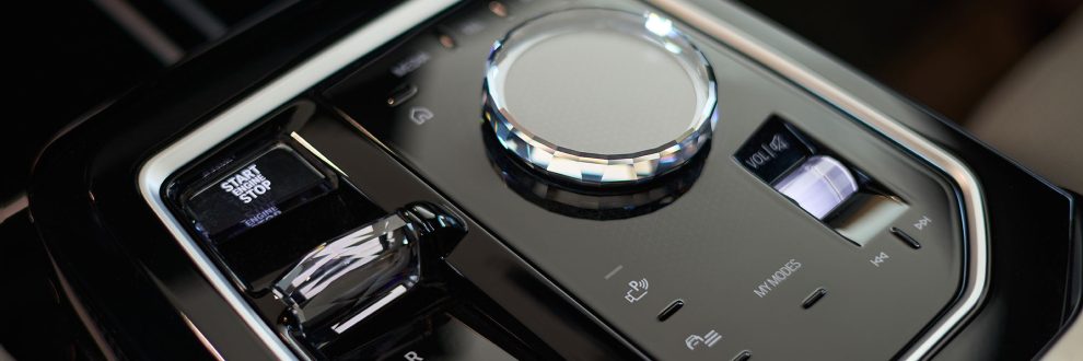 Unveiling the BMW Crystal Shifter’s Luxurious Innovation | Coolshiftknobs